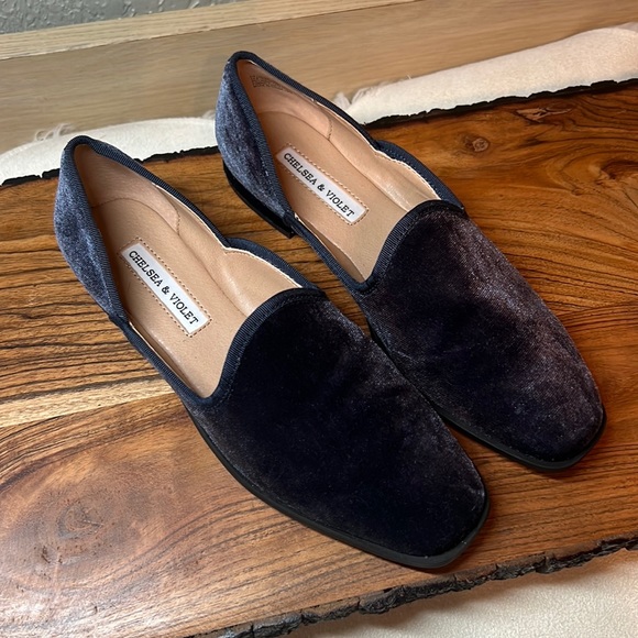 Chelsea & Violet | Shoes | Chelsea Violet Navy Blue Slip On Flats ...